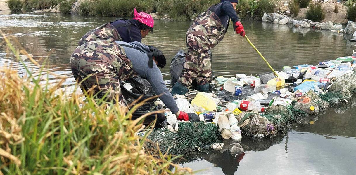 Johannesburg: Frauen säubern den Juskei-Fluss